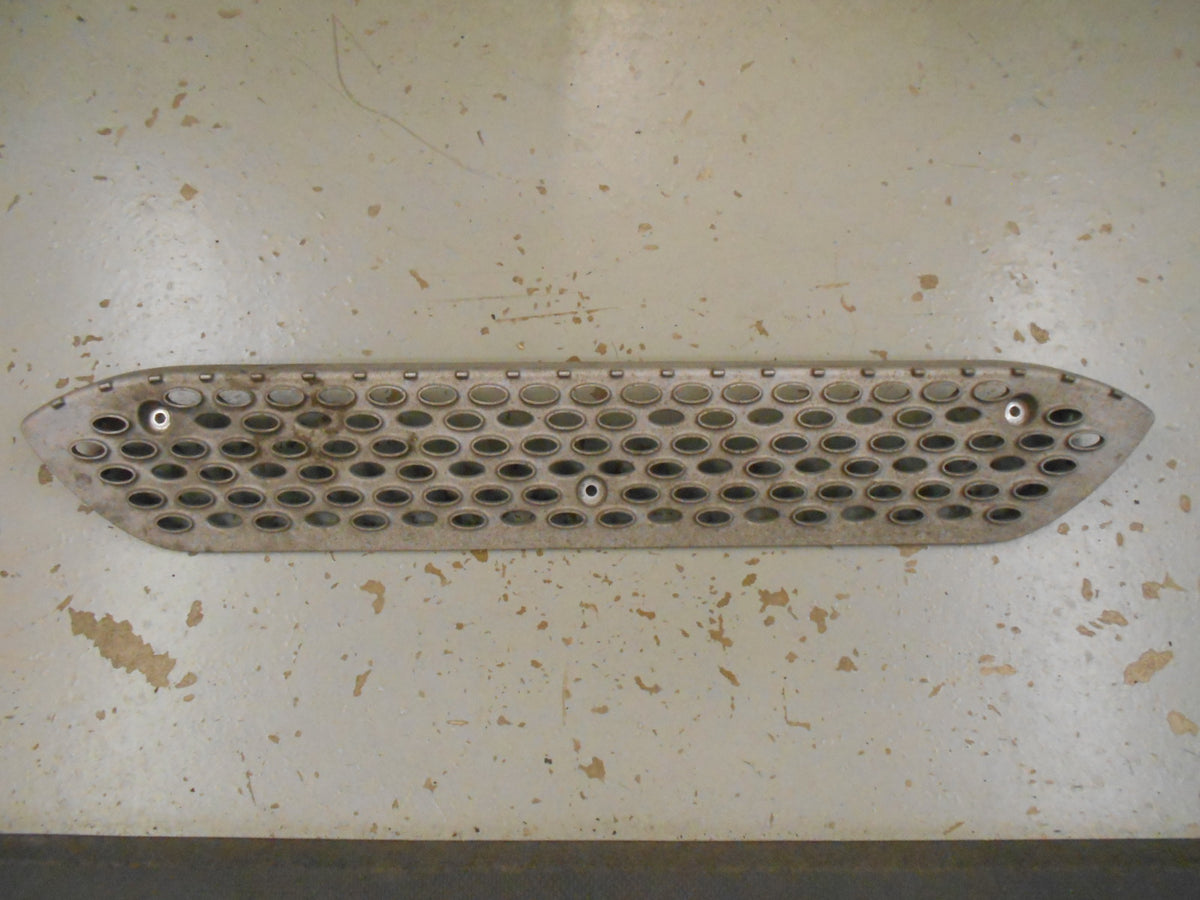 FAIRING STEP - N82-6071-100 – Peterbilt of Sioux Falls New and Used Parts