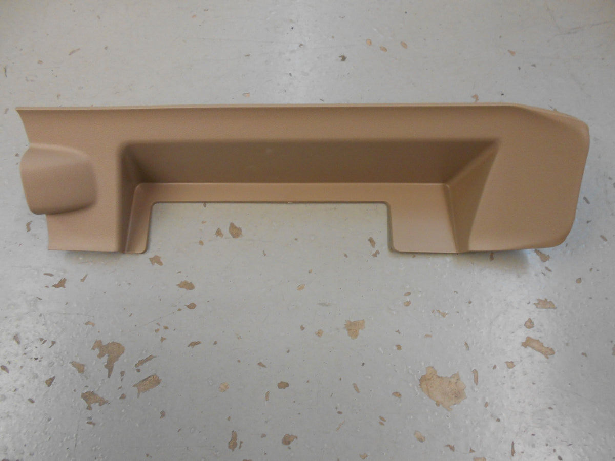 D PILLAR TRIM - U60-6144-602 – Peterbilt of Sioux Falls New and Used Parts