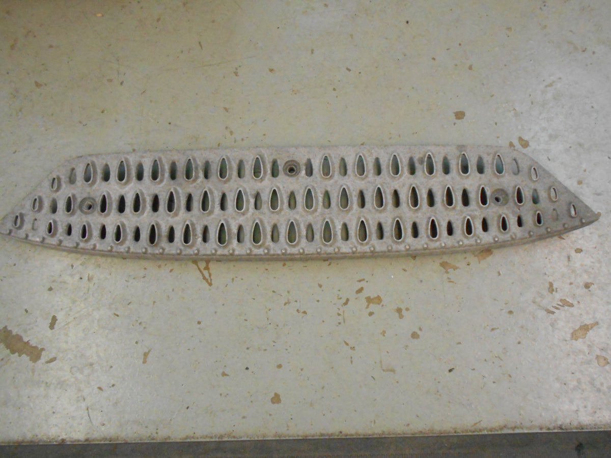 579 FAIRING STEP - A82-1082-111111 – Peterbilt of Sioux Falls New and ...