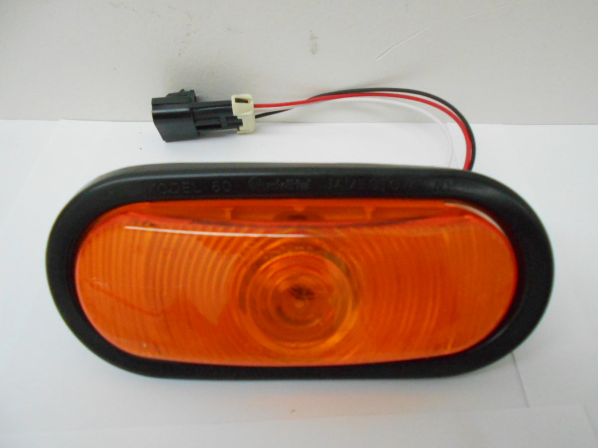 OVAL MARKER LIGHT – Peterbilt of Sioux Falls New and Used Parts