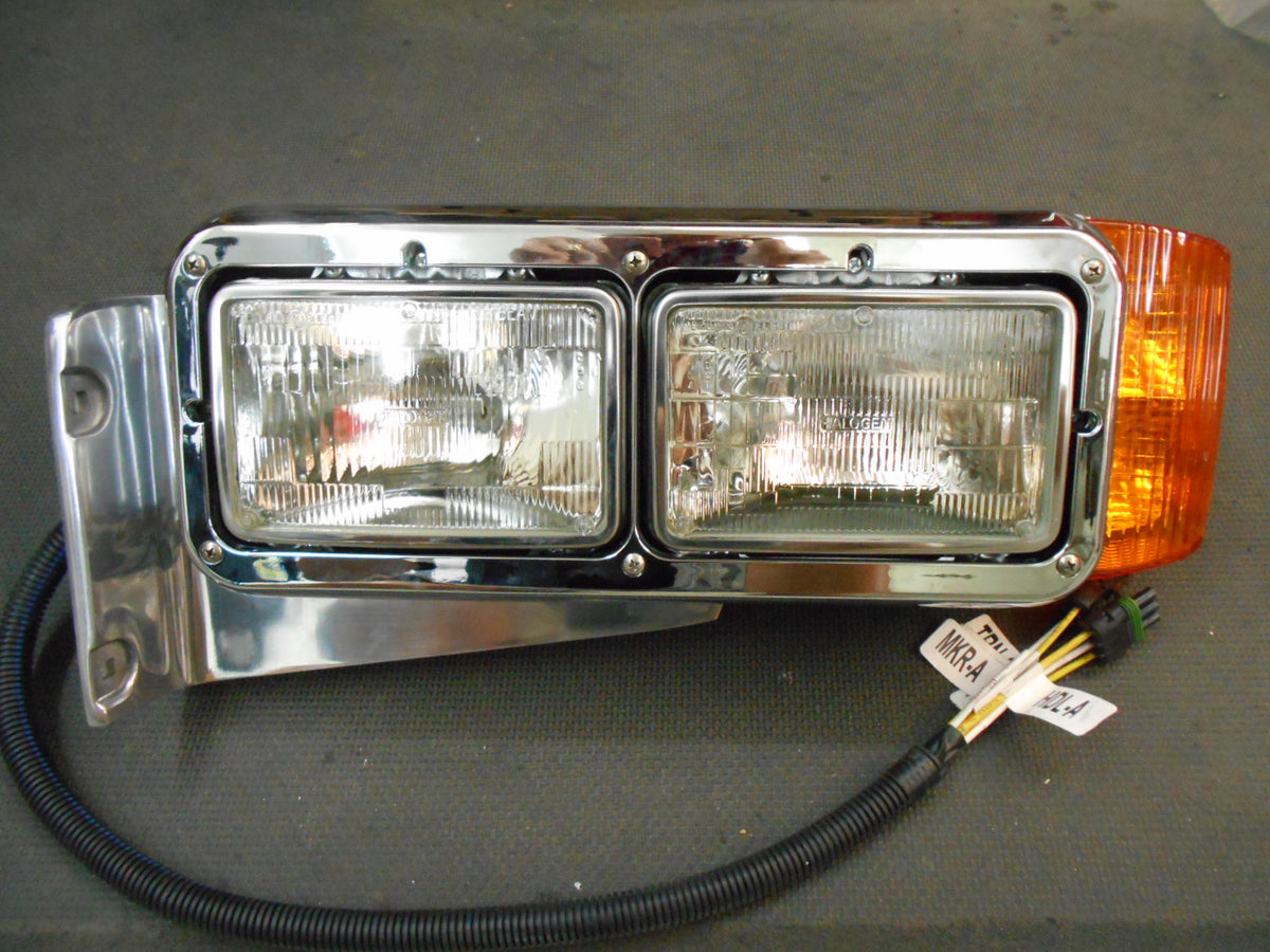 HEADLIGHT – Peterbilt of Sioux Falls New and Used Parts