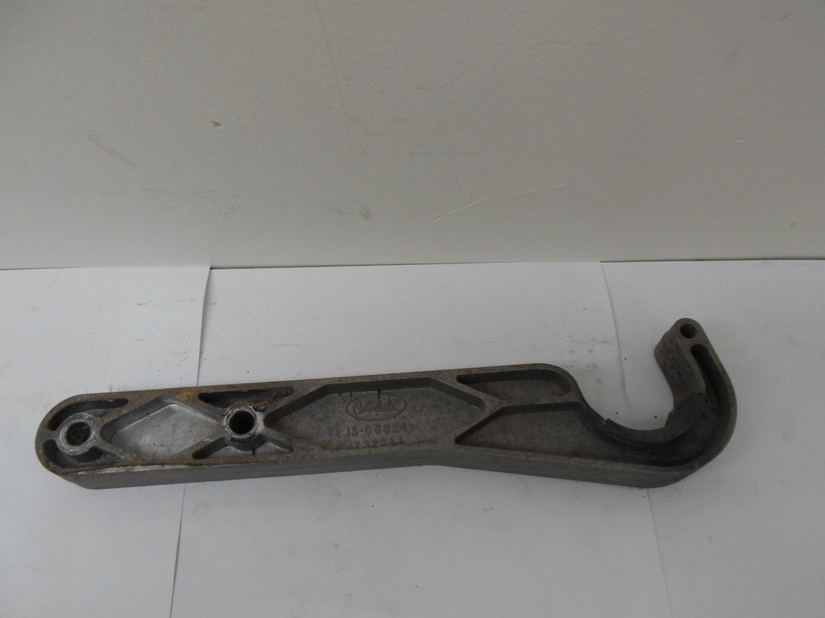 TANK FAIRING SUPPORT HOOK - 15-06824 – Peterbilt of Sioux Falls New and ...