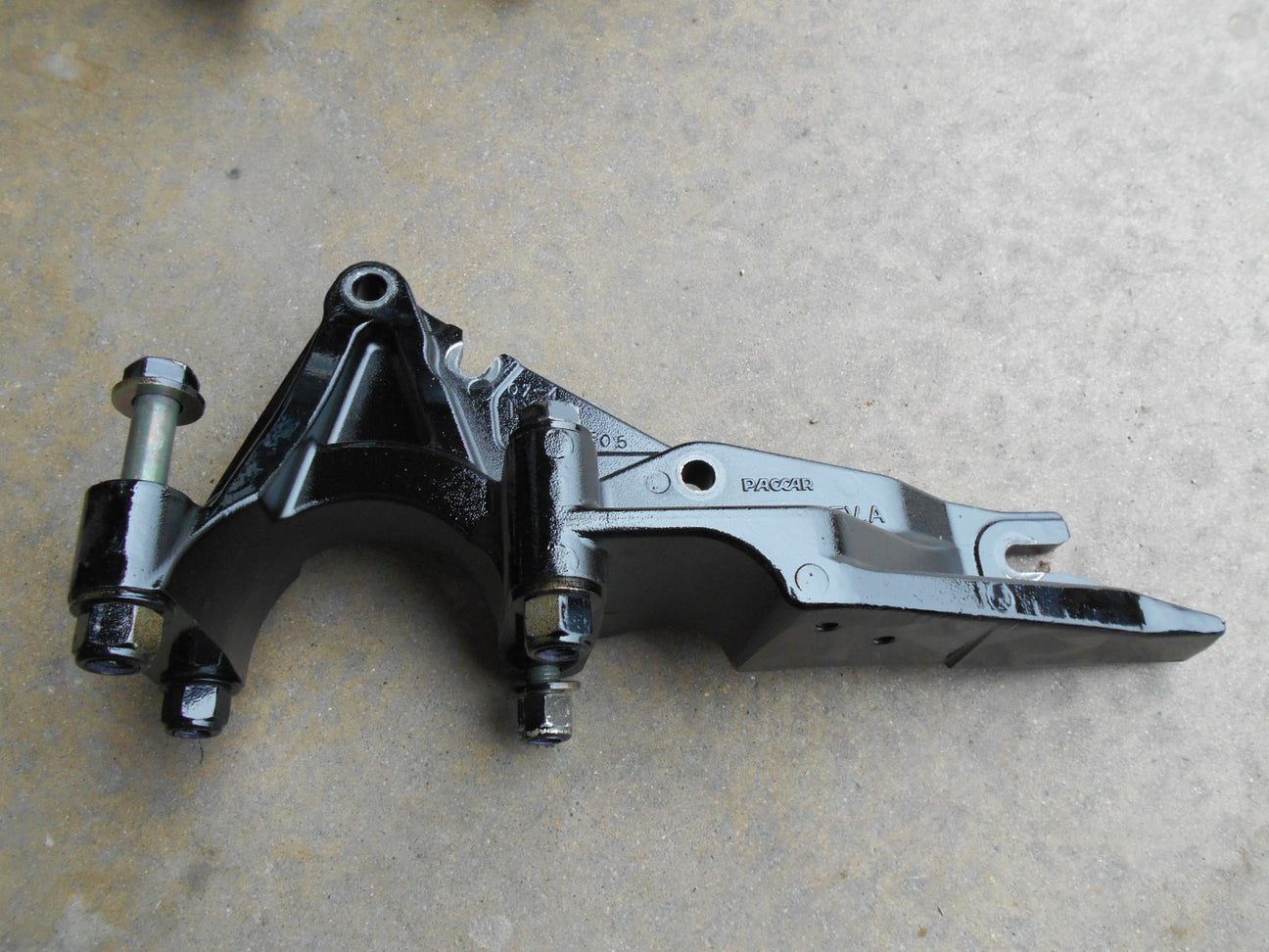 EXHAUST STRUT – Peterbilt of Sioux Falls New and Used Parts