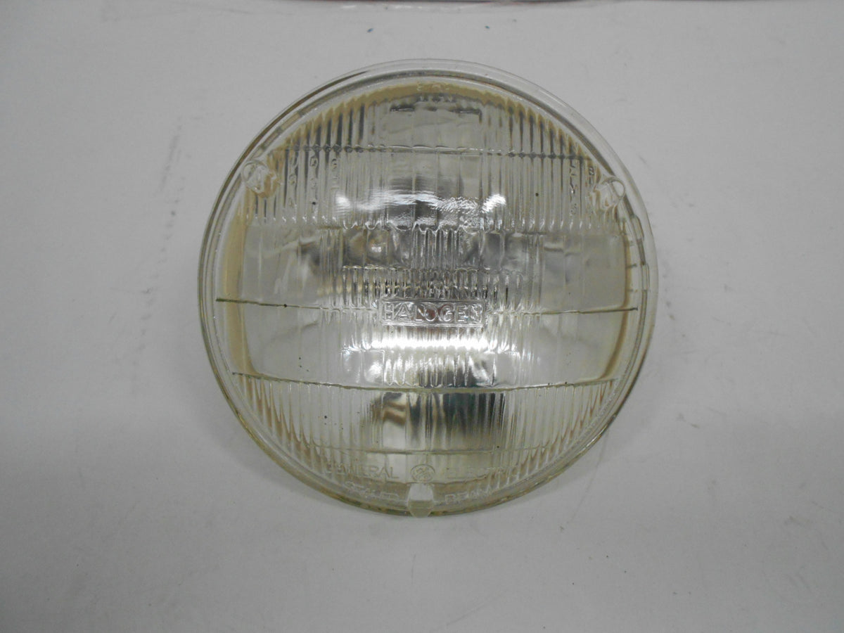 5.75" HEADLIGHT - H5001BULB – Peterbilt of Sioux Falls New and Used Parts