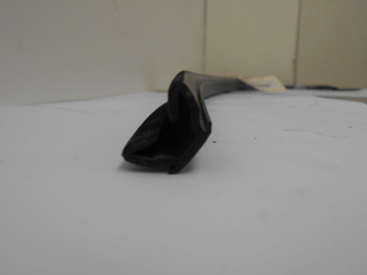DOOR GLASS SEAL – Peterbilt of Sioux Falls New and Used Parts