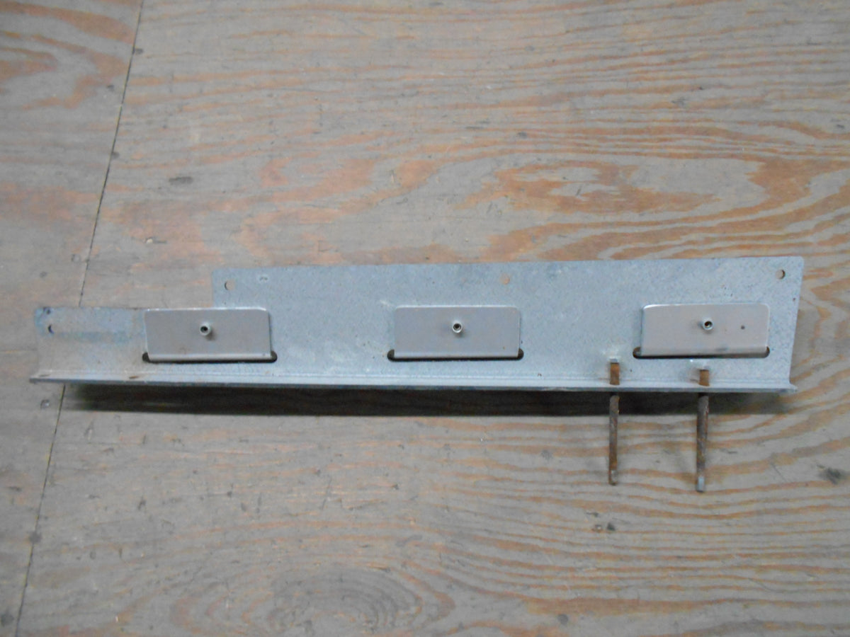 SLEEPER ROOF SIDE BRACKET FOR CABINET – Peterbilt of Sioux Falls New ...
